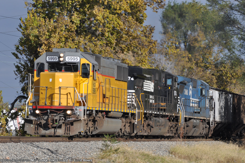 HLCX 5995 On NS 54 Q